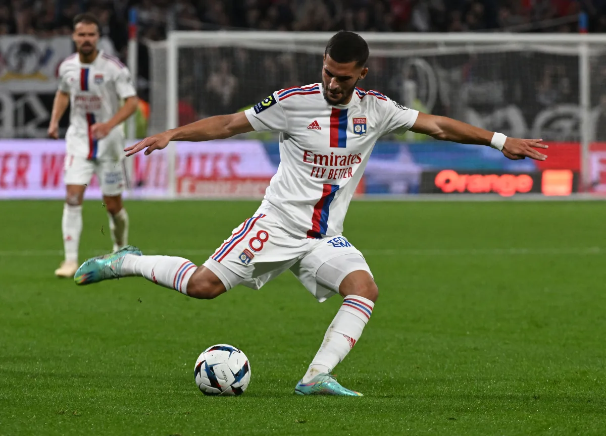 official-houssem-aouar-joins-roma-on-a-free-transfer-all-football-app