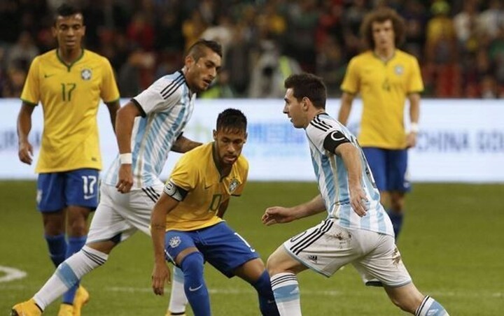 Messi Dribbling Alone