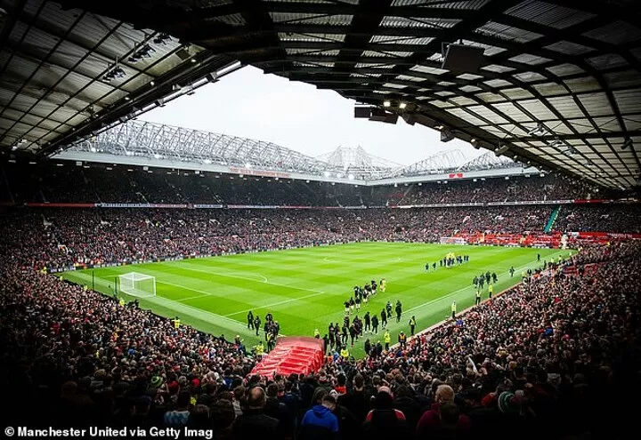 man utd standing section