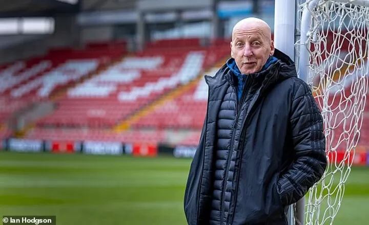mickey thomas wrexham