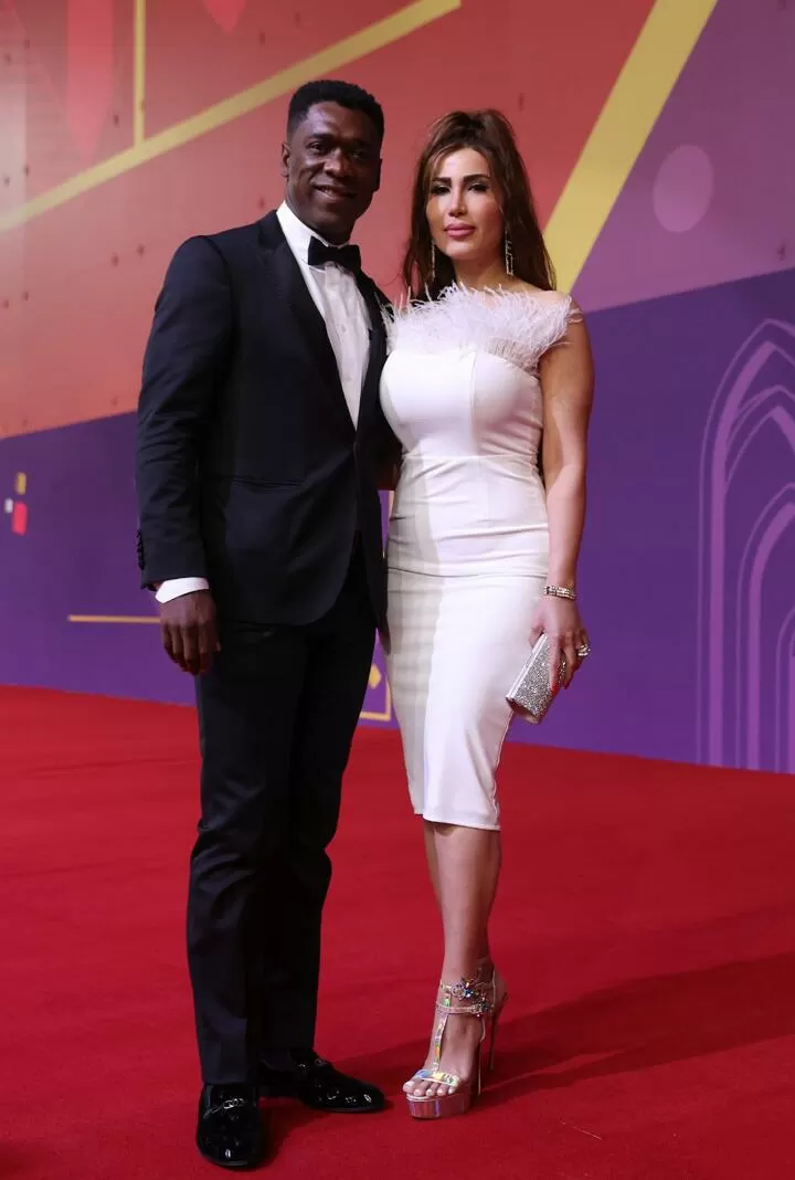 how to draw red carpet dresses