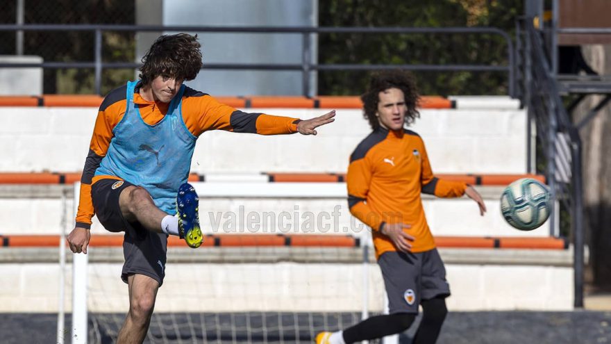 Real Madrid and Barcelona chase Spanish wonderkid — All Football App