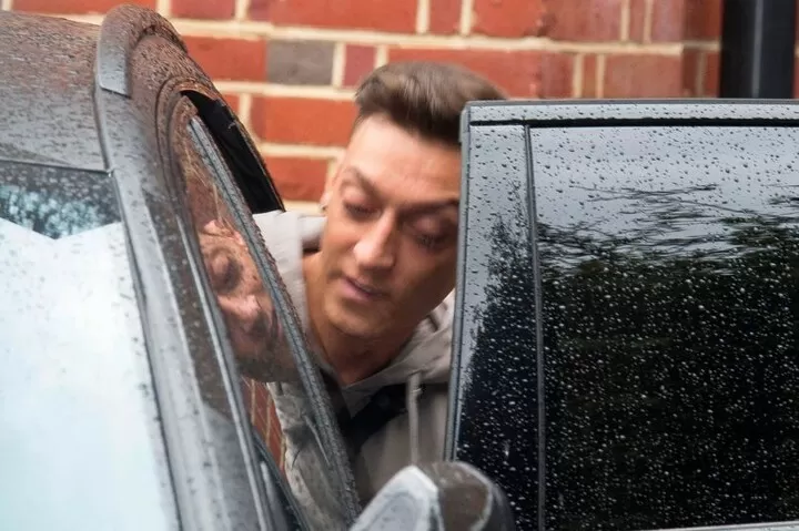 mesut ozil carjacking