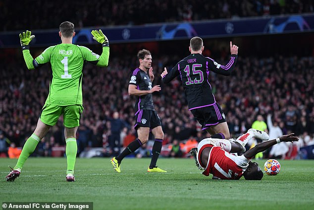 Quick feet, trips & trailing legs... Experts on the art of winning a ...