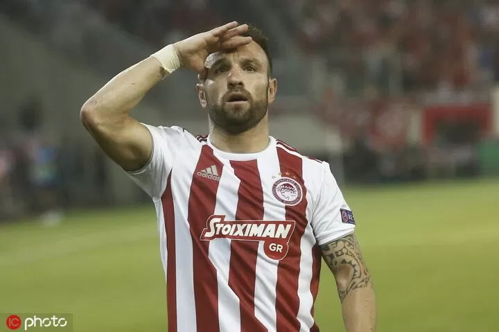 valbuena corner flag