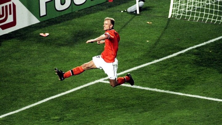 dennis bergkamp arsenal debut