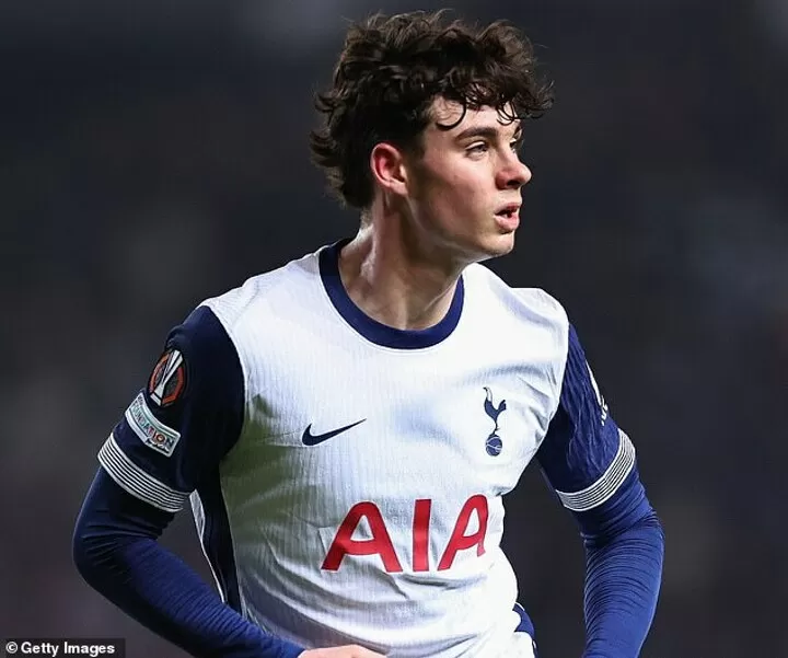 spurs new centre back