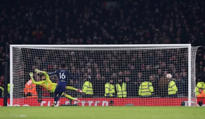 goalkeeper diving wrong way